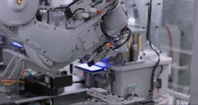 Apple、新しいiPhone分解ロボット「Daisy」を発表（動画あり） | 噂のモバイル系フリークス